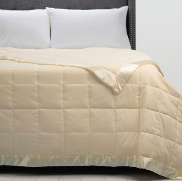 Bedding | New Cream Microfiber Down Alternative Blanketking Size | Poshmark